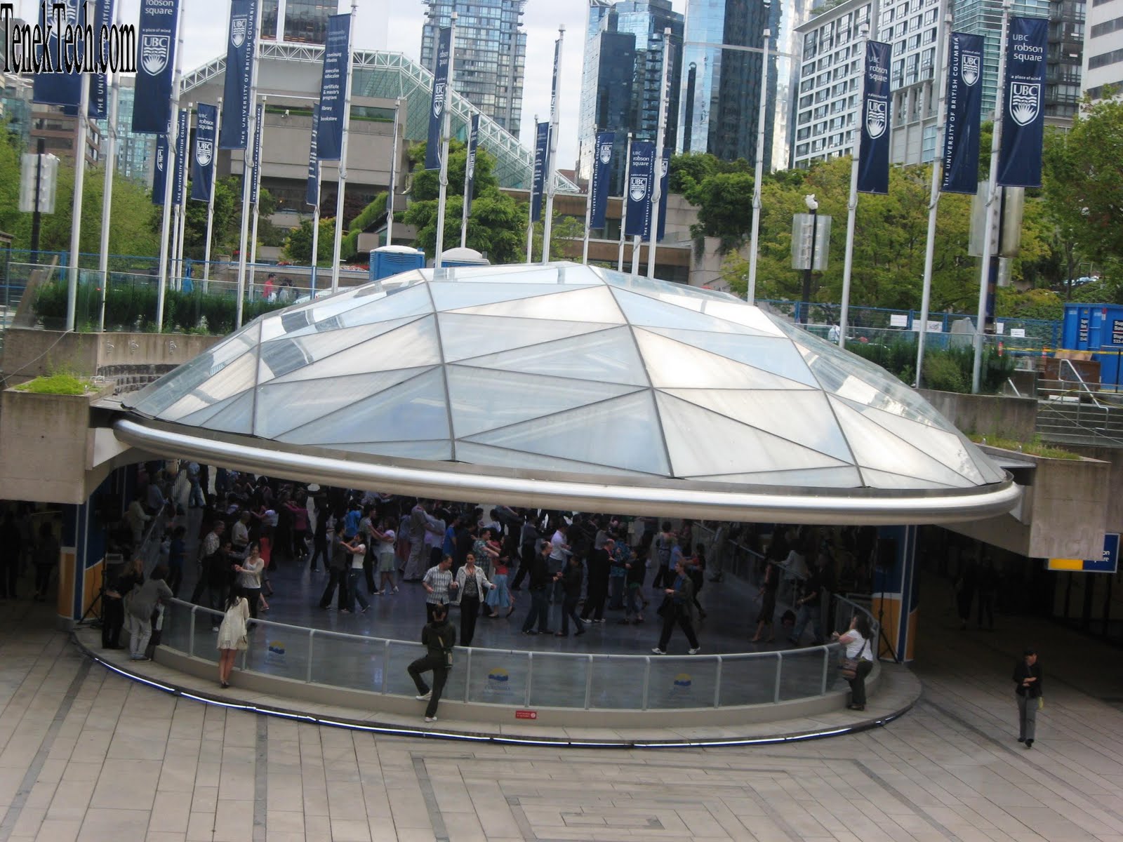 Living Vancouver Canada: Robson Square Summer Dance Series in Vancouver