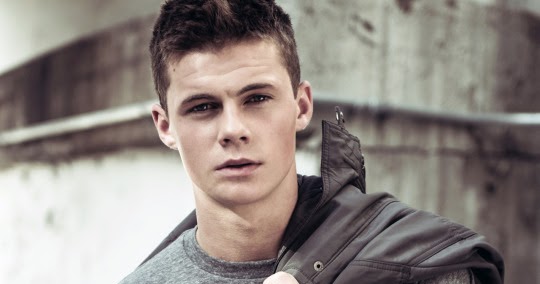 Male Body Exchange: Diary of a Muscle Theft God