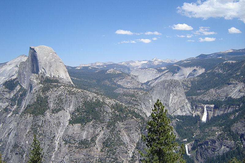 Things To See At Yosemite: Yosemite Mountains And Granite Cliffs