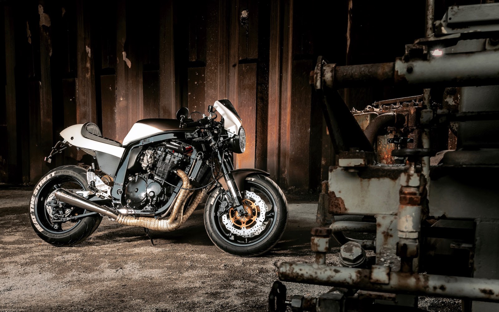 The Gixxer who Beats the Street - Inazuma café racer