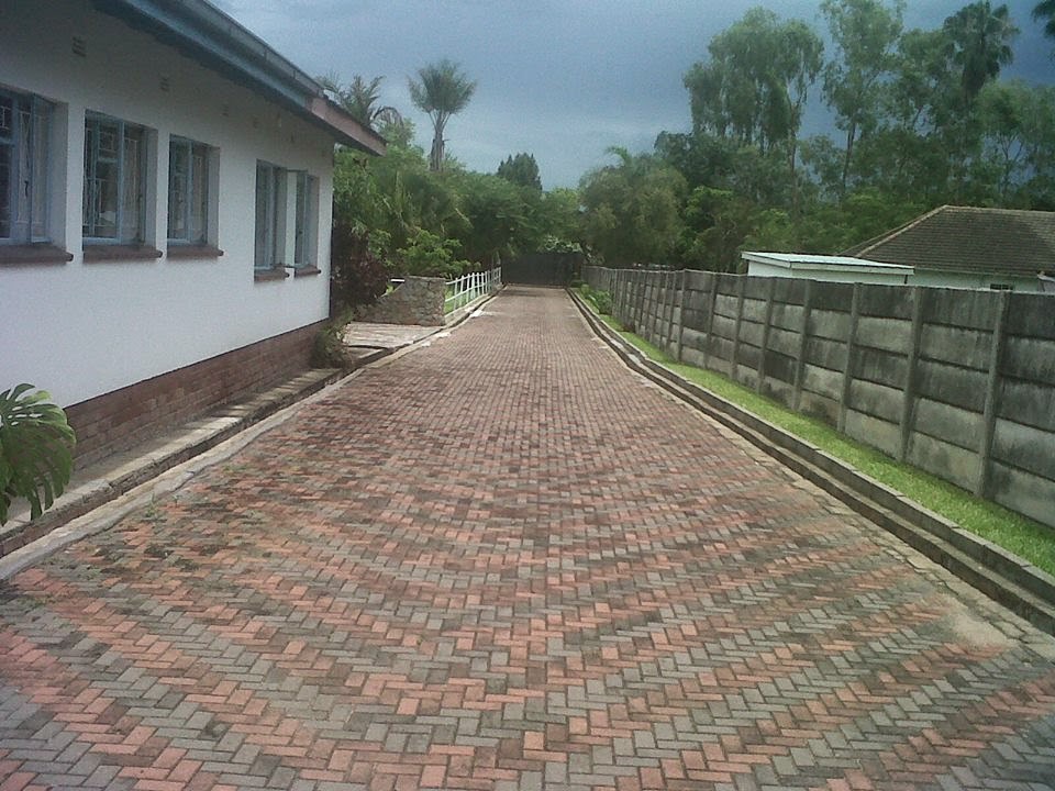 Properties for Sale in Zimbabwe : HOUSES FOR SALE IN LOW DENSITY SURBURBS