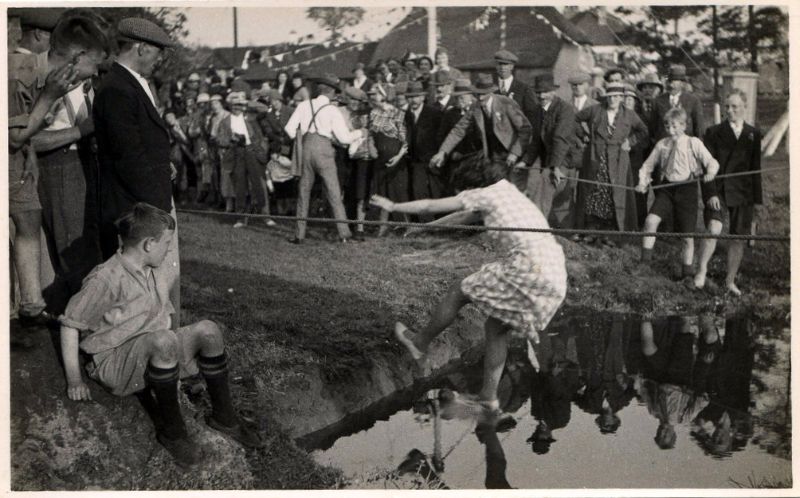 Hilarious Snapshots Capture Moments of People That Are Sometimes ...