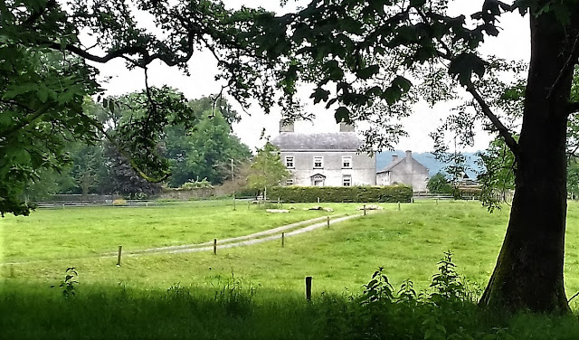 Landed families of Britain and Ireland: (459) Battersby of Bobsville ...