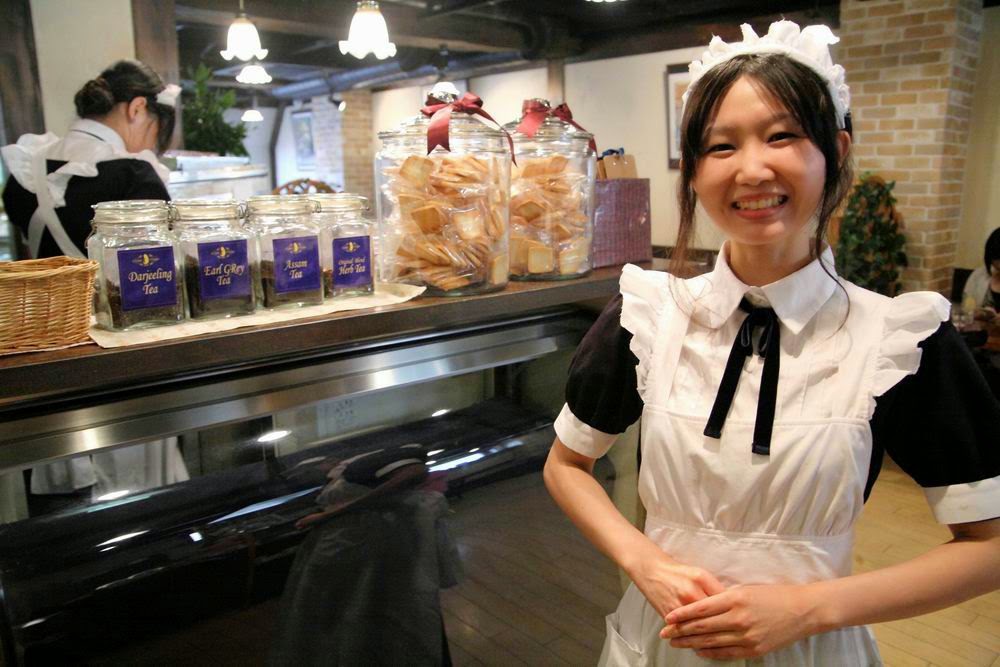 On Japan: Cure Maid Cafe On Akihabara Tokyo