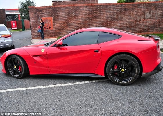 Spread News: Photos: Mario Balotelli arrives to Liverpool training in £ ...