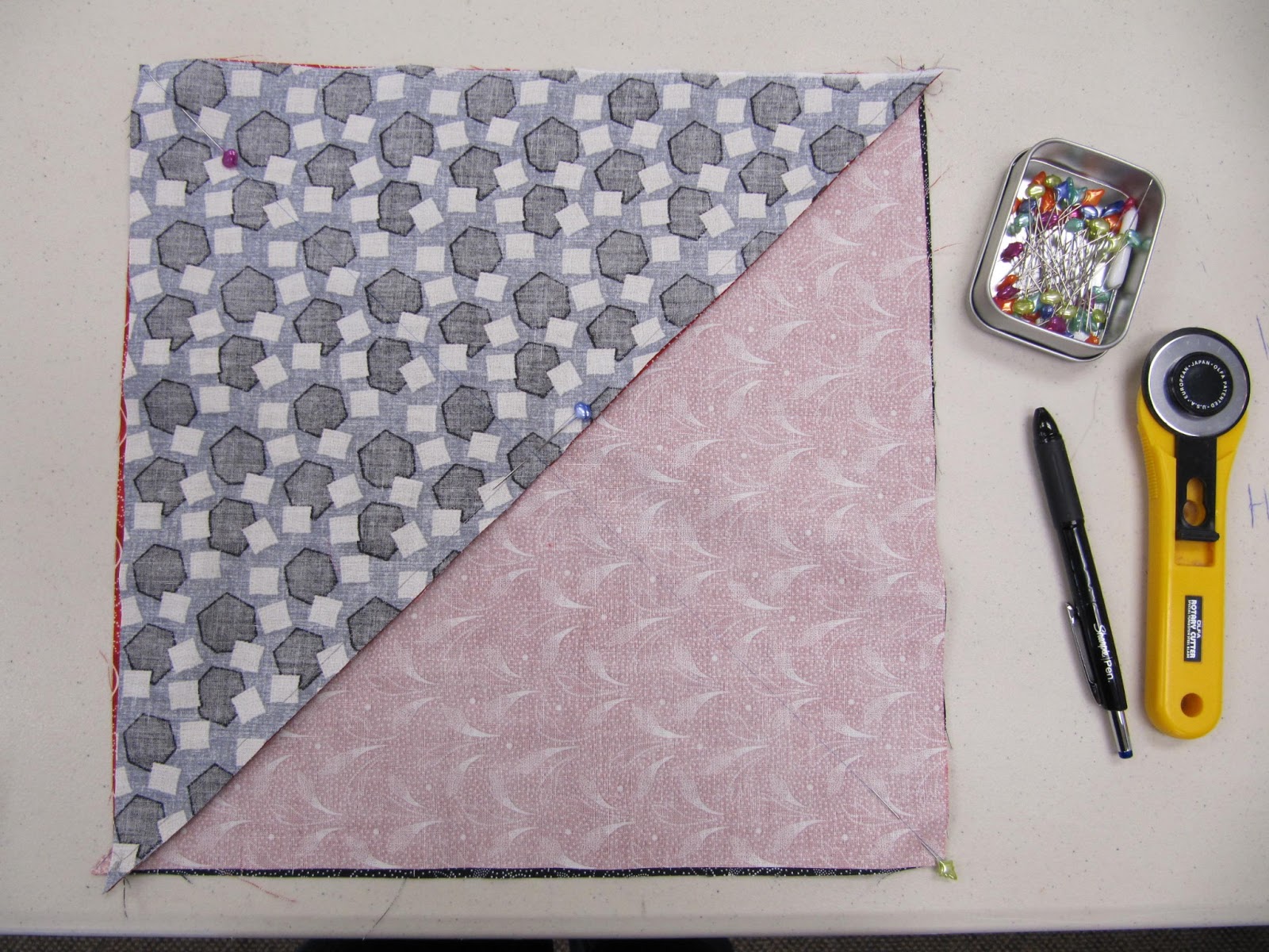 Inspired by Fabric: Tutorial: Two-Color Quilt