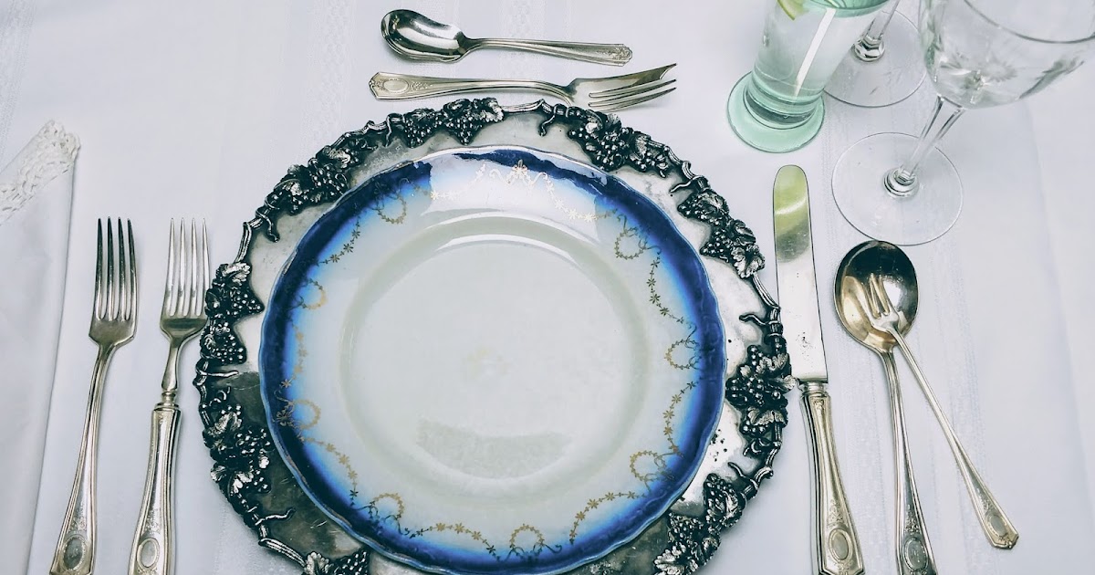 Etiquipedia: Place Plate Etiquette