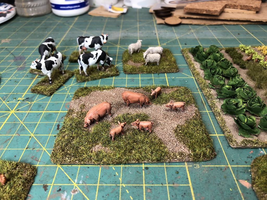 The Tactical Painter: Assorted 28mm animals, stores and vegetables
