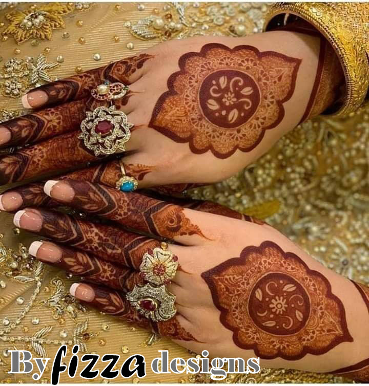 Gol Tikka Mehndi Designs