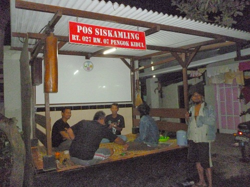 PENGOK KIDUL RT 027: KEGIATAN SISKAMLING