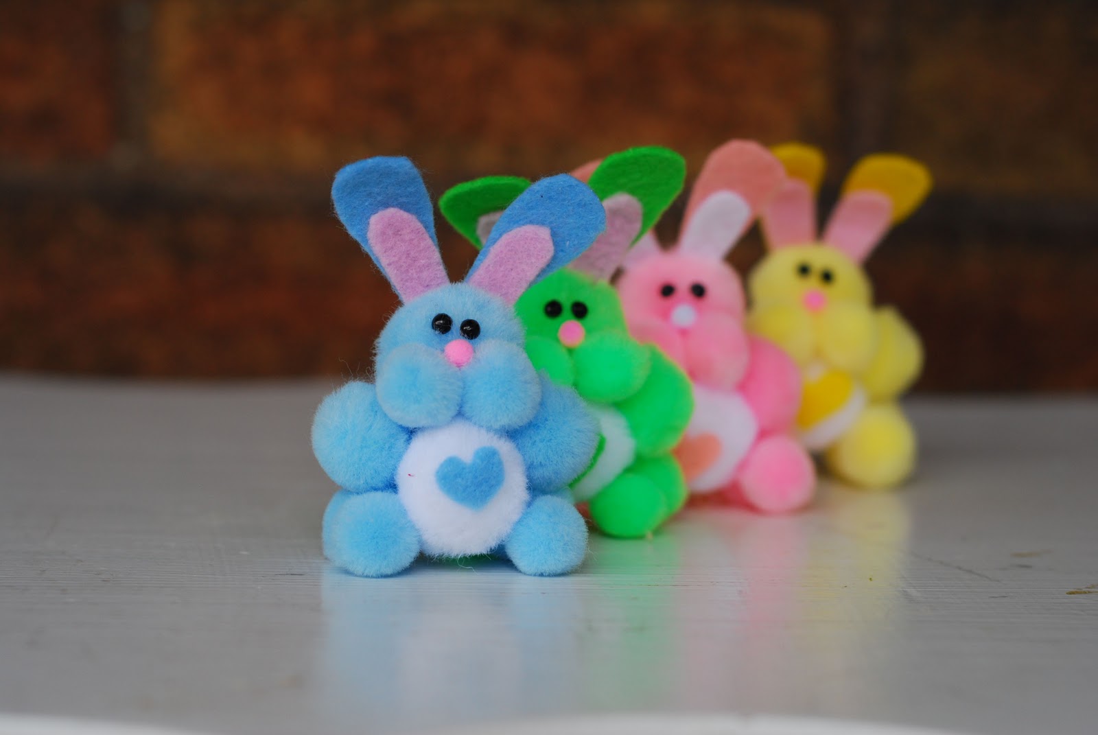 Craft Me This: Pom Pom Bunnies