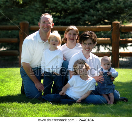 Things I Hate: Generic Family Photos ~ Things I Like to Eat (...and ...