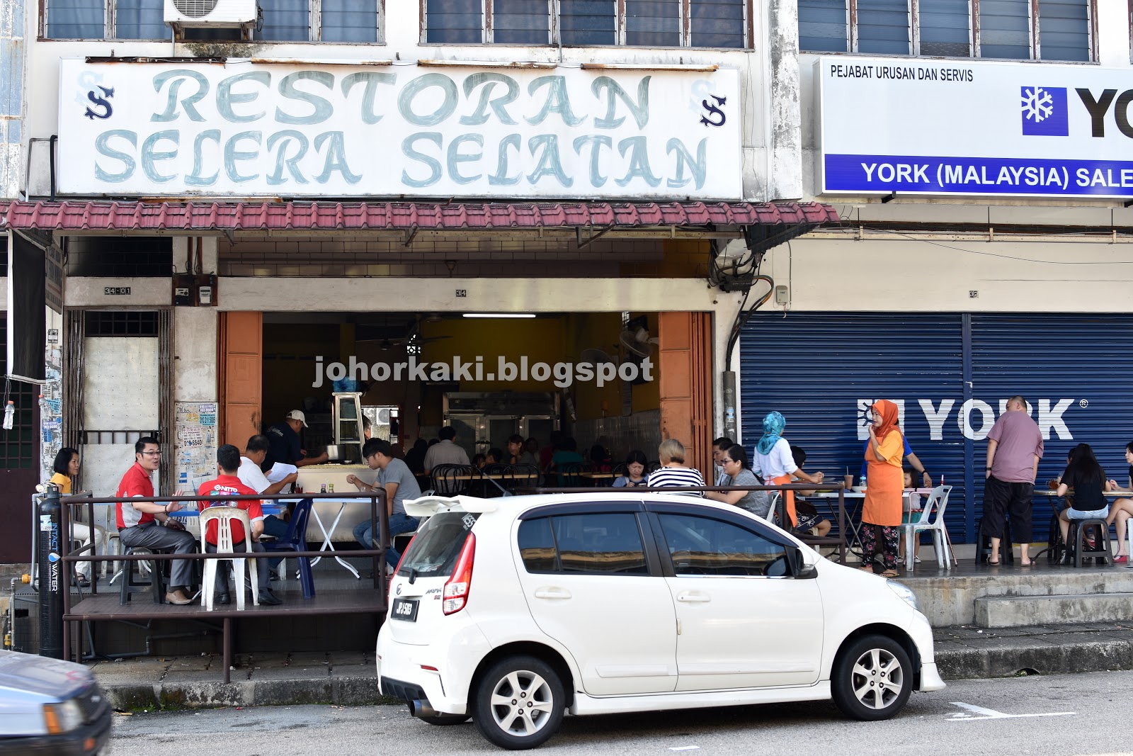 Restoran Selera Selatan has JB's Best Roti Canai (Prata)? ⭐⭐⭐⭐ |Tony ...