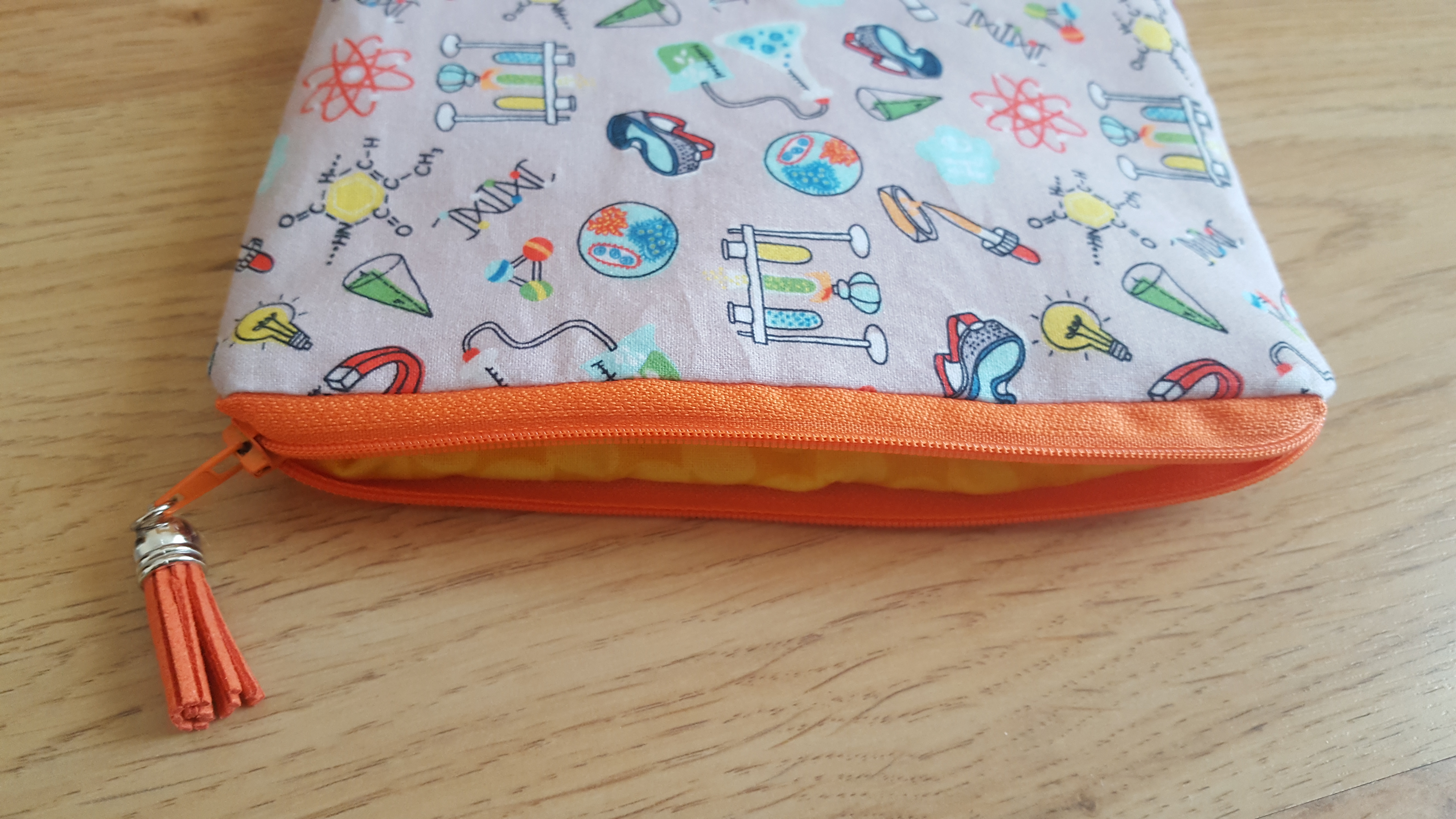 I made it Monday: science themed zipper purse |Keeping it Real