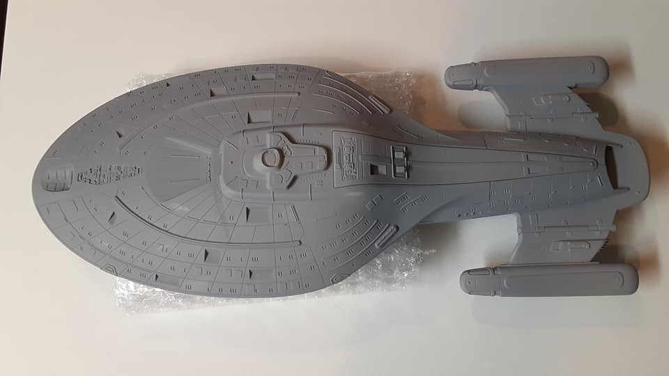 The Trek Collective: Round 2 Models reveal brand new USS Voyager model ...