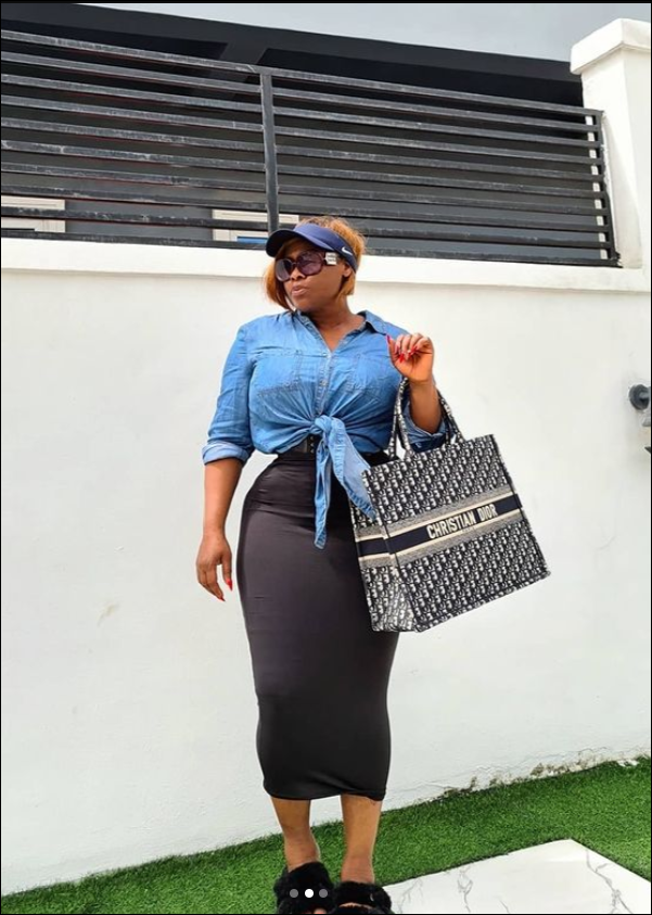 Actress Uche Jumbo puts her curves on display - Report Minds