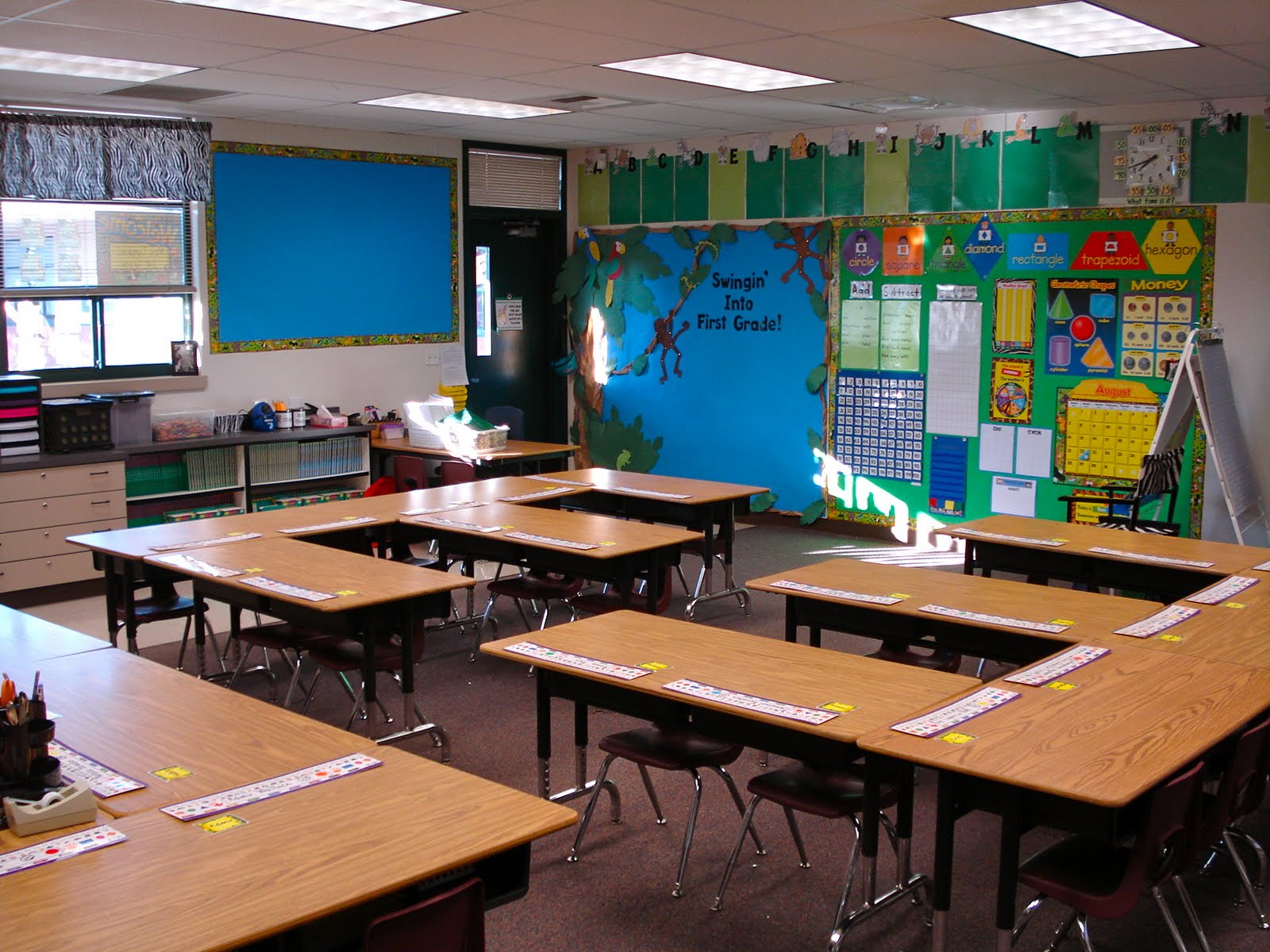 WILD About First Grade!: More classroom pics