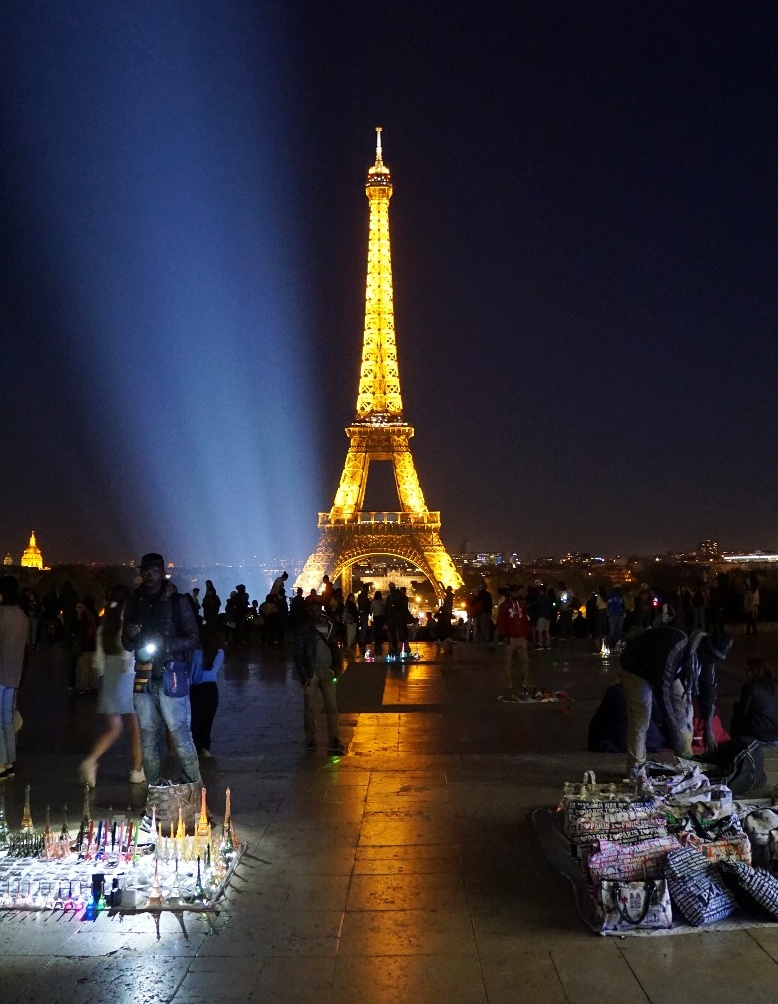 Vale a pena visitar Paris? - Felipe, o pequeno viajante