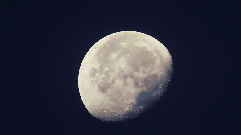 Tim Lennox Photos: Lunar "Corn Moon" this morning.....