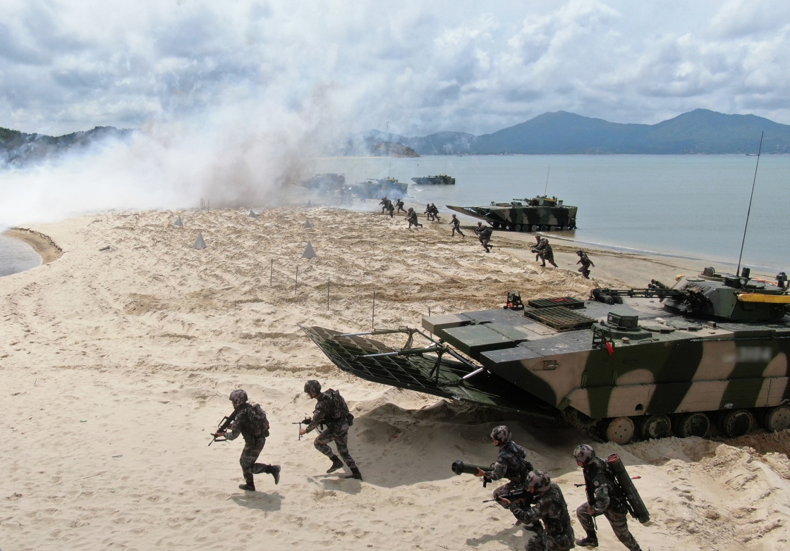 China Defense Blog: PF-98a of an China Army Amphibious Infantry Squad