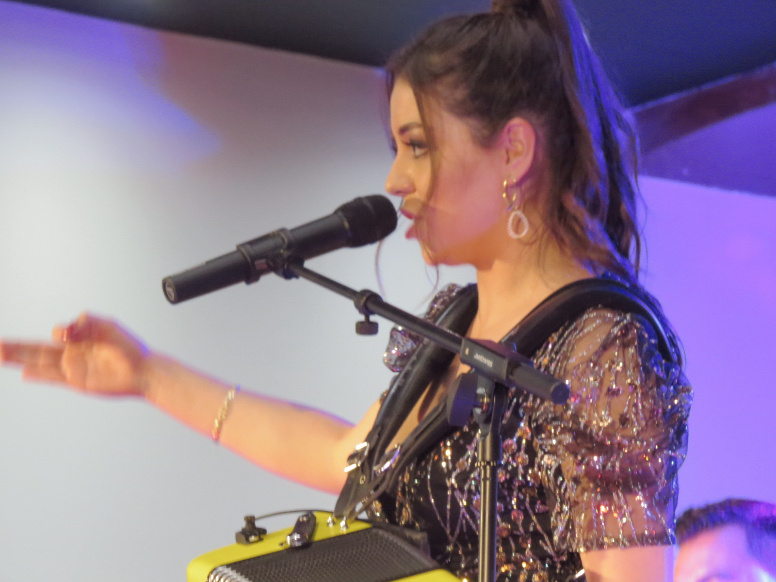 somos el espectador: JANETH VALENZUELA ESTALLIDO DE EXITO CON ACORDEON