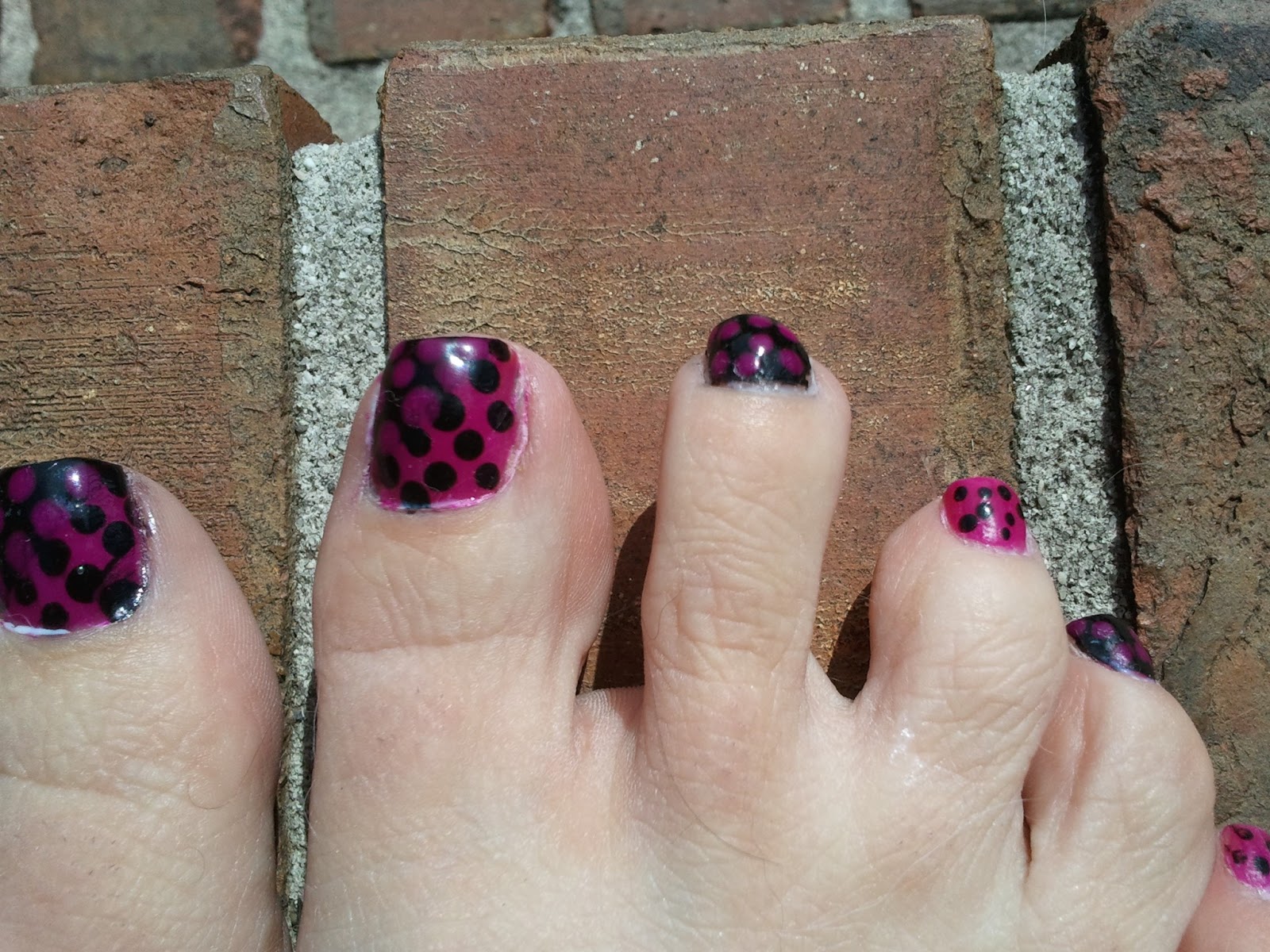 Glittery Fingers & Sparkling Toes: Dotty Pedicure