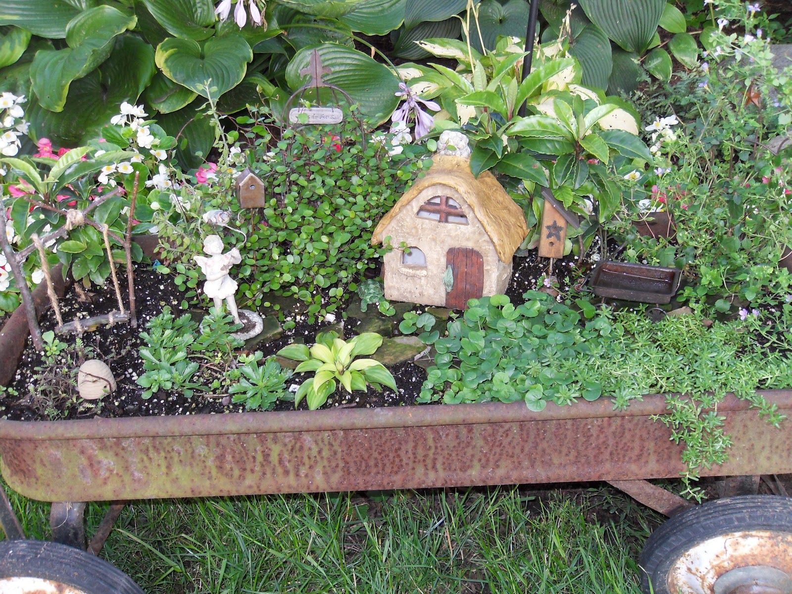 ☆Plumrun Creek☆: A Wagon Fairy Garden