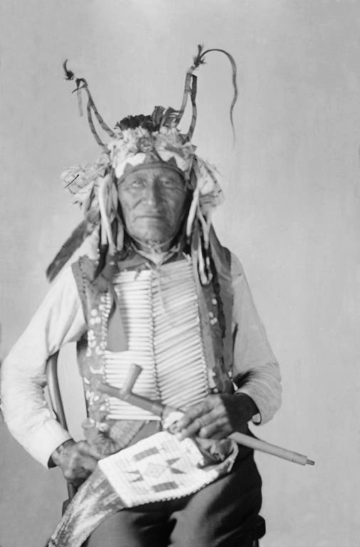 Ŧhe ₵oincidental Ðandy: Tribal Headdresses From Around The World ~ Part ...