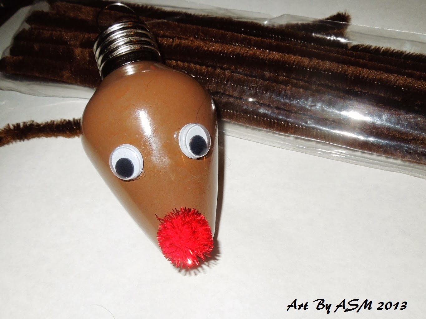 Art By ASM, It's In There....: DIY Rudolph the Red Nosed Reindeer Bulb ...