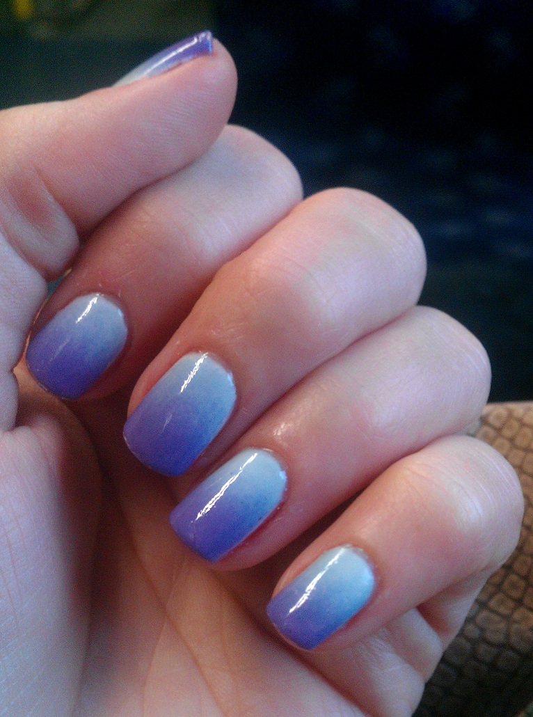 Pie's Eyes & Other Sparkly Stories...: Another Gradient Manicure.