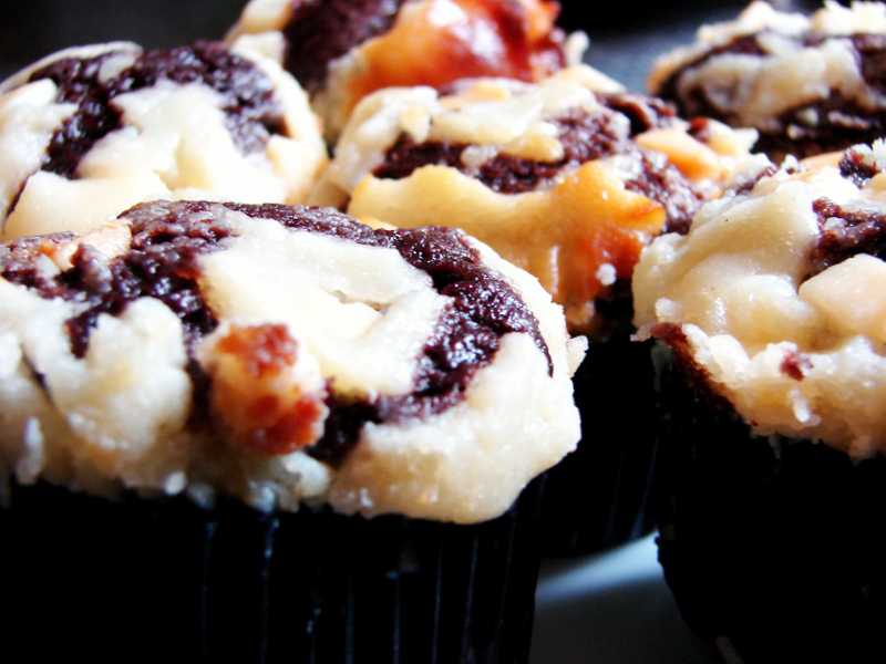 Chocolate Cheesecake Cupcakes Recipe (From Hanny's Bakery) | Pretty and ...