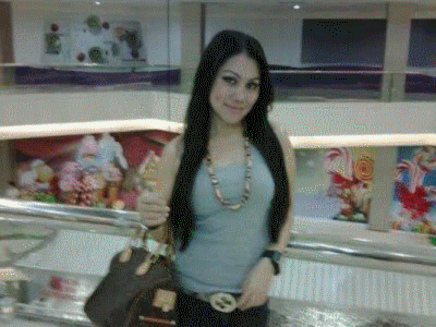 Tante-Tajir-Cari-Brondong