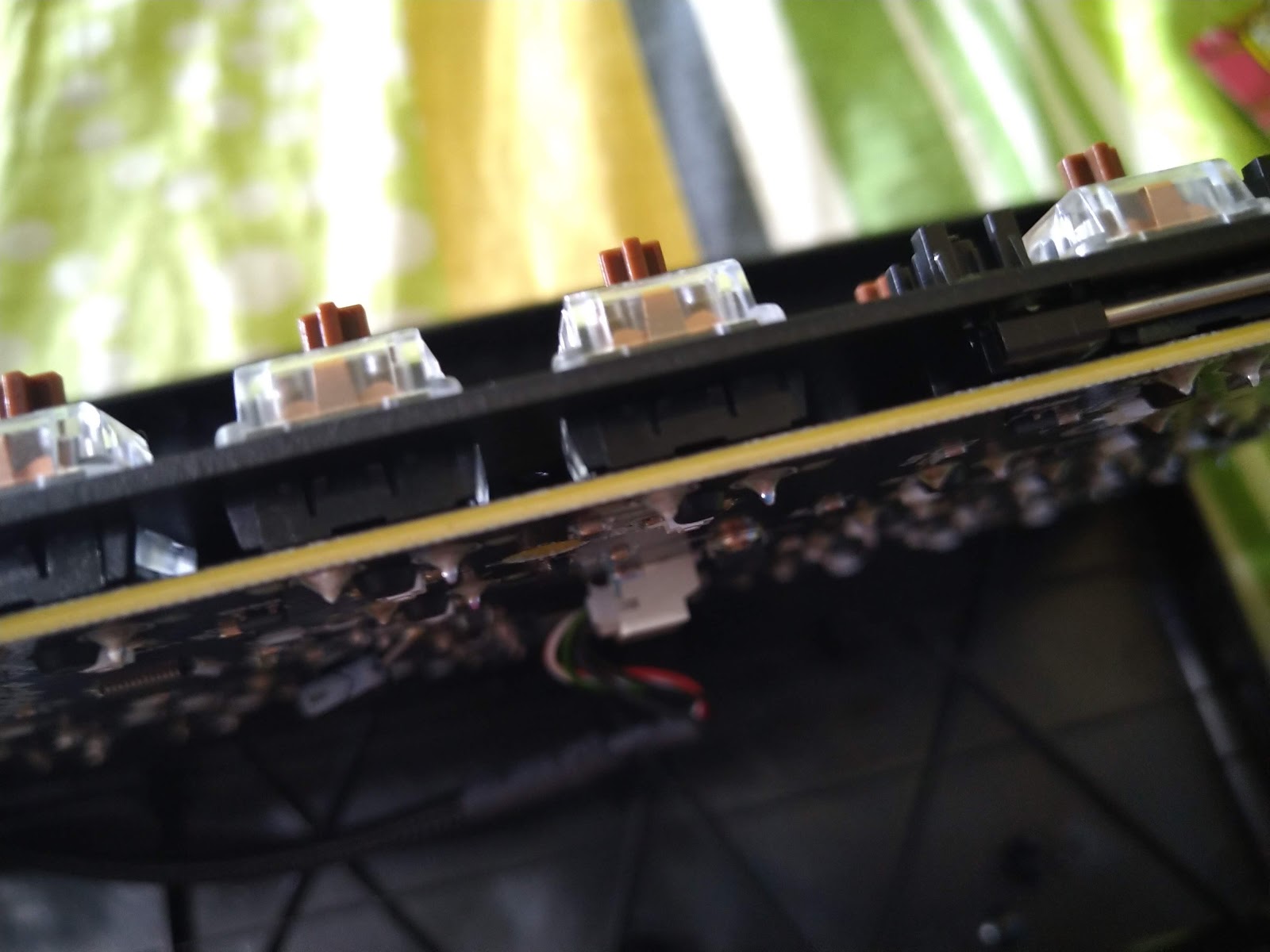 Bongkar dan Review Keyboard Mechanical Hexgear GK10