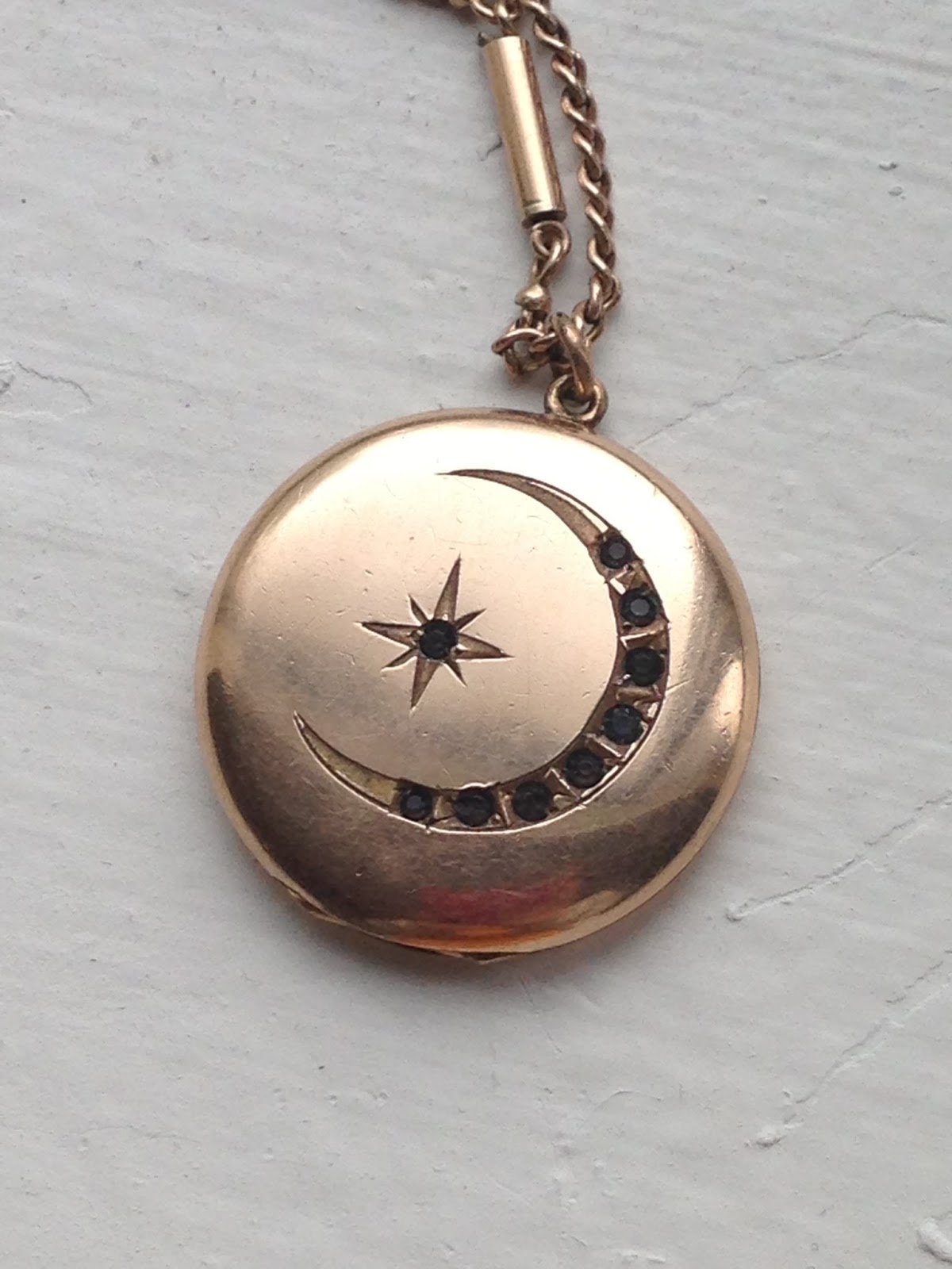 MemoryStation: Crescent Moon Locket