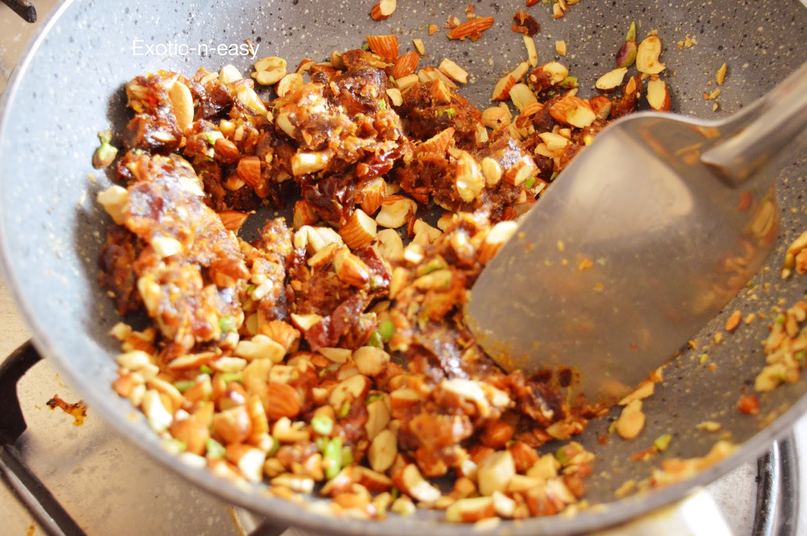 exotic-n-easy cooking: Dates DryFruit Barfi