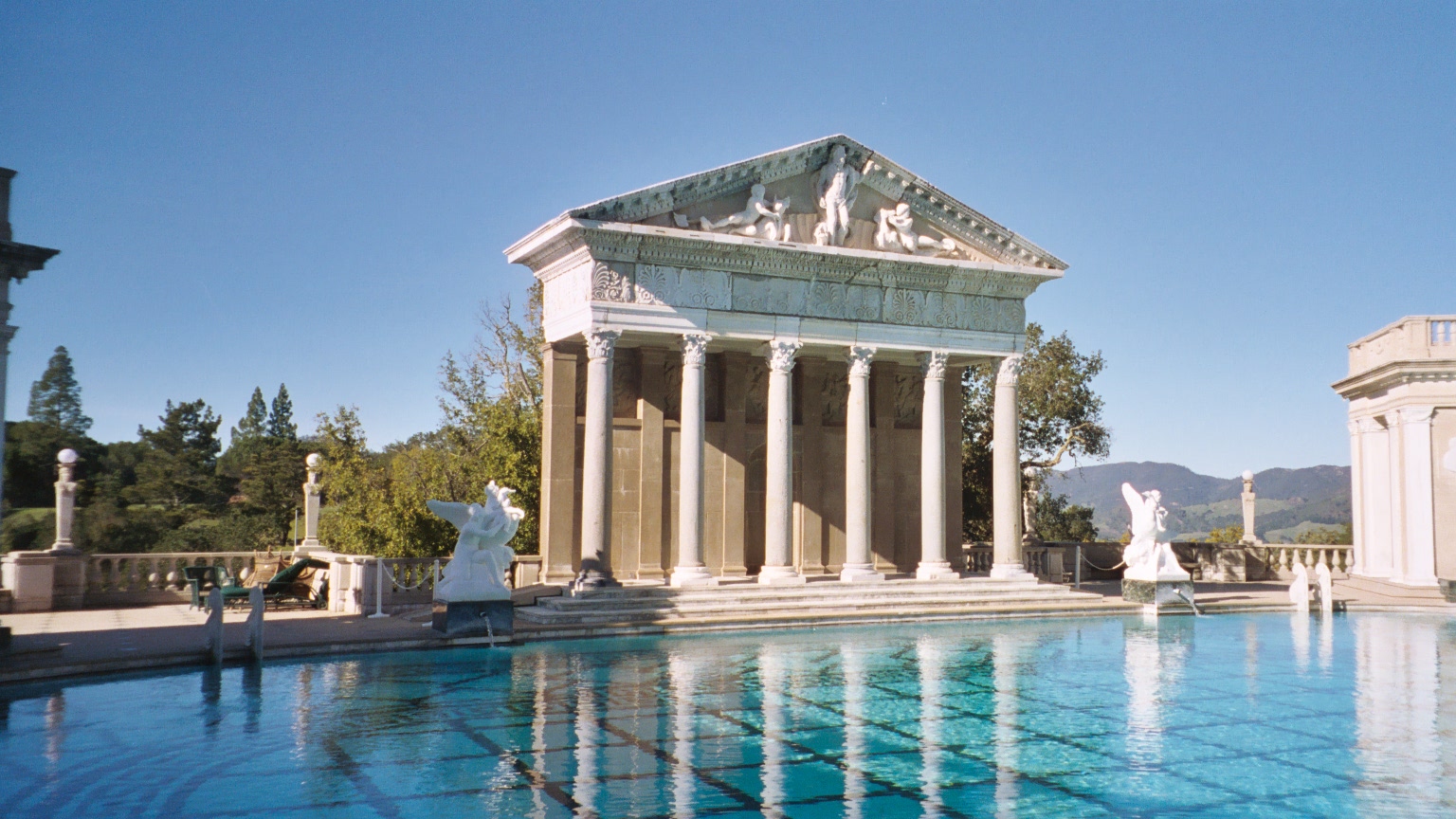 Smooth & Savvy Travels: The Hearst Castle