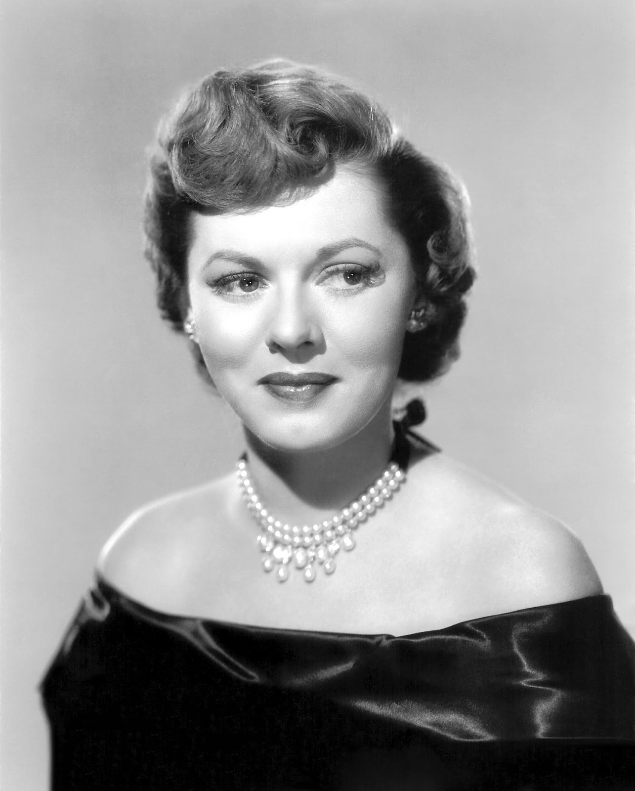 A Slice of Cheesecake – Adrian Booth (aka Lorna Gray) – Idol Features