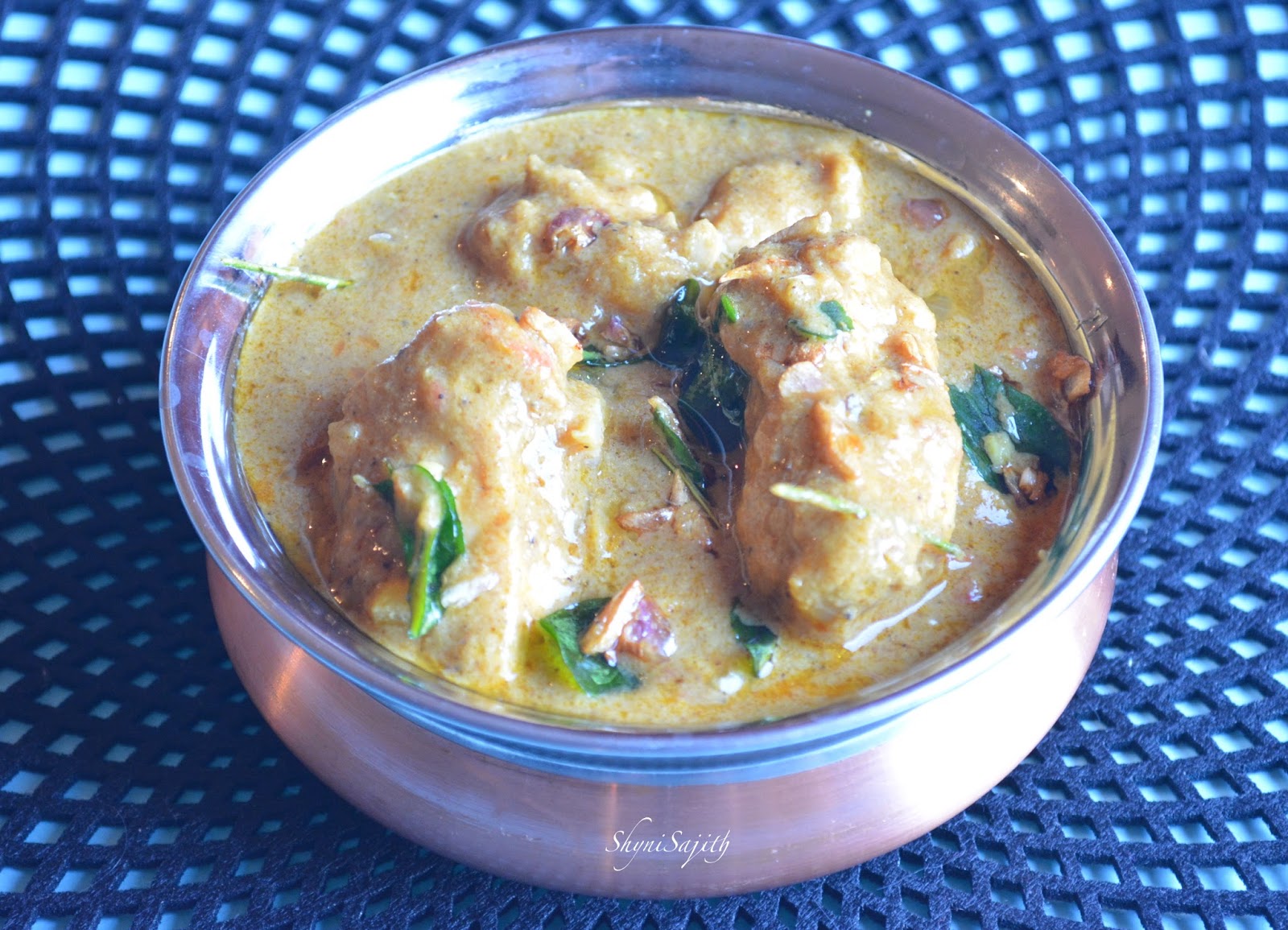 My Cooking Experiments.........: Nilgiri Chicken Kuruma
