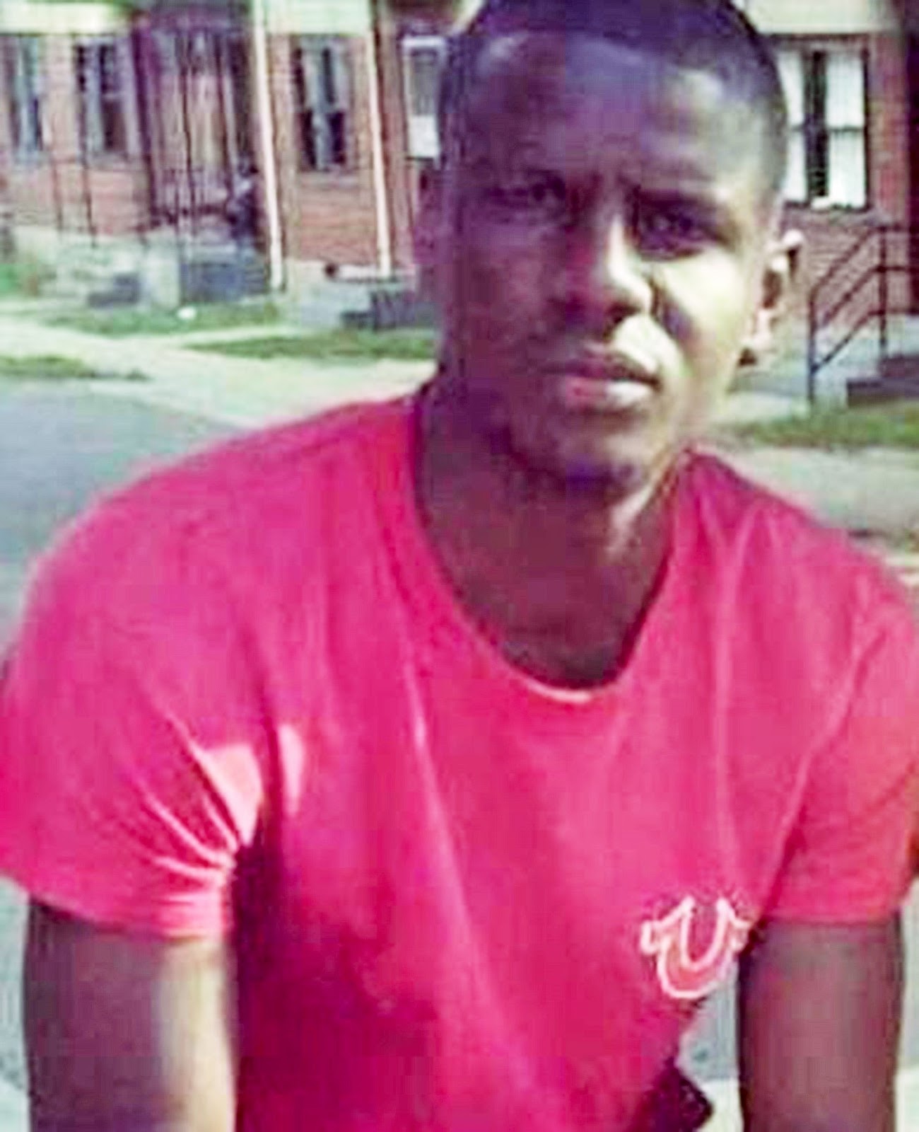 Journal de La Reyna (World News Today): Cop Walk In Freddie Gray Murder!