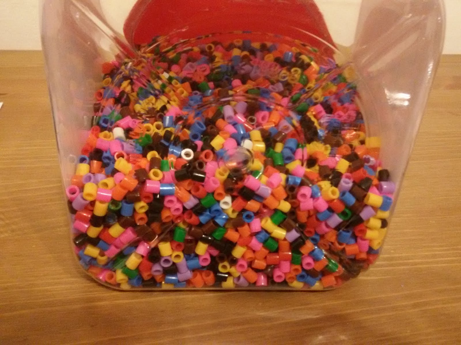 Pì Creativa: Tutorial uovo di Pasqua con Pyssla