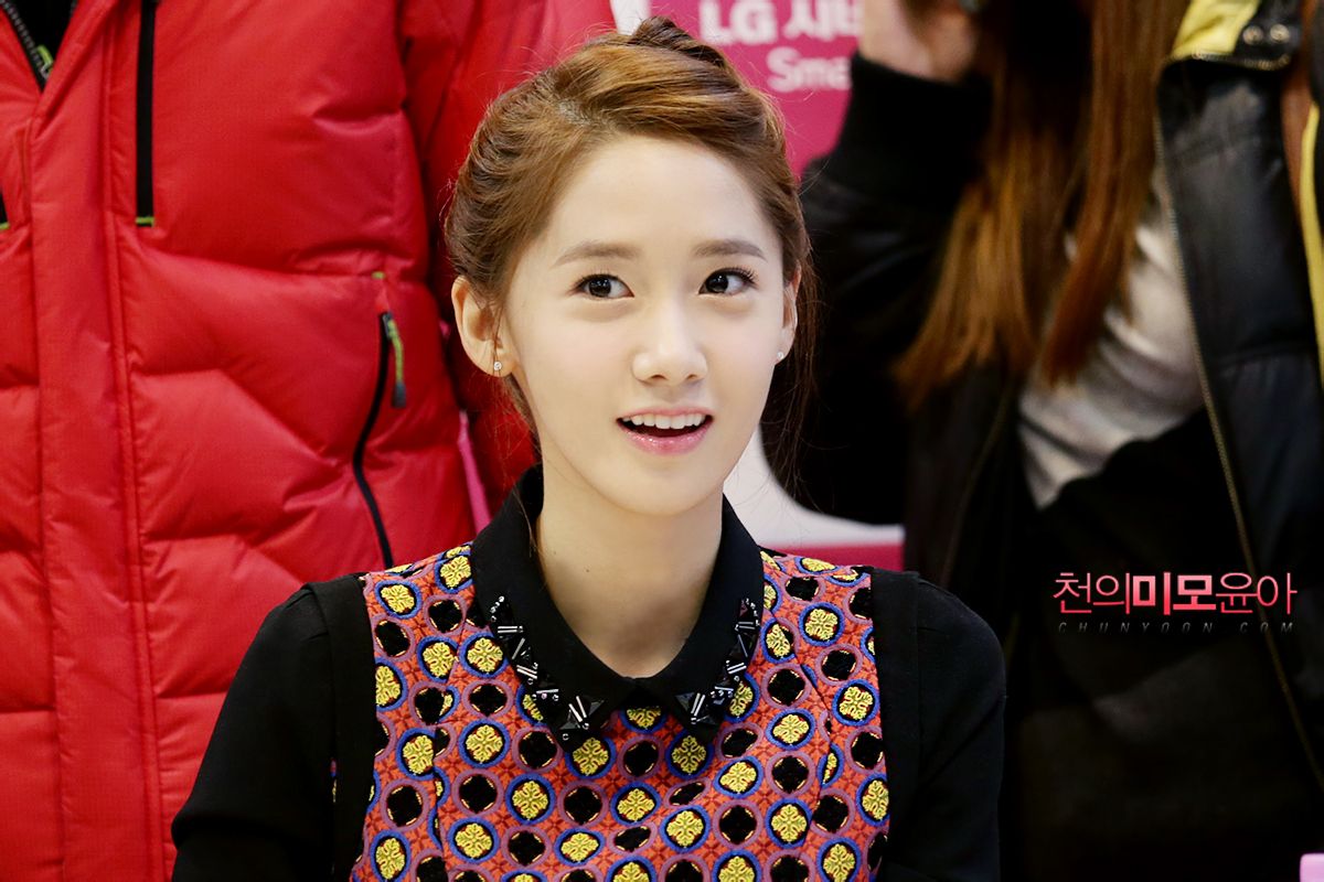 Precious Soshi: 121115 Yoona @ LG Fan Sign 4p [Chunyoon]