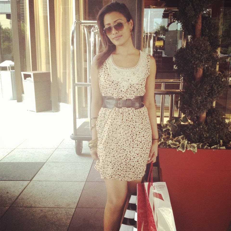 33000lk photo s: model Nadee Kumarasinghe photo collection