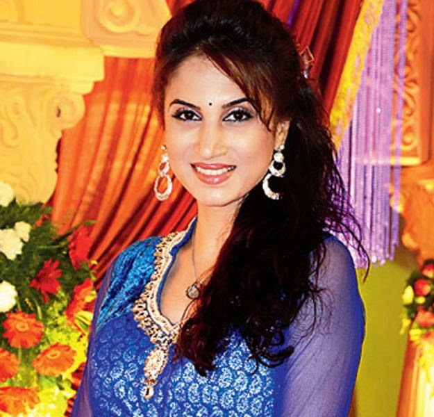 Smita Gondkar Looks Cute in Blue Dress | Cute Marathi actresses ...