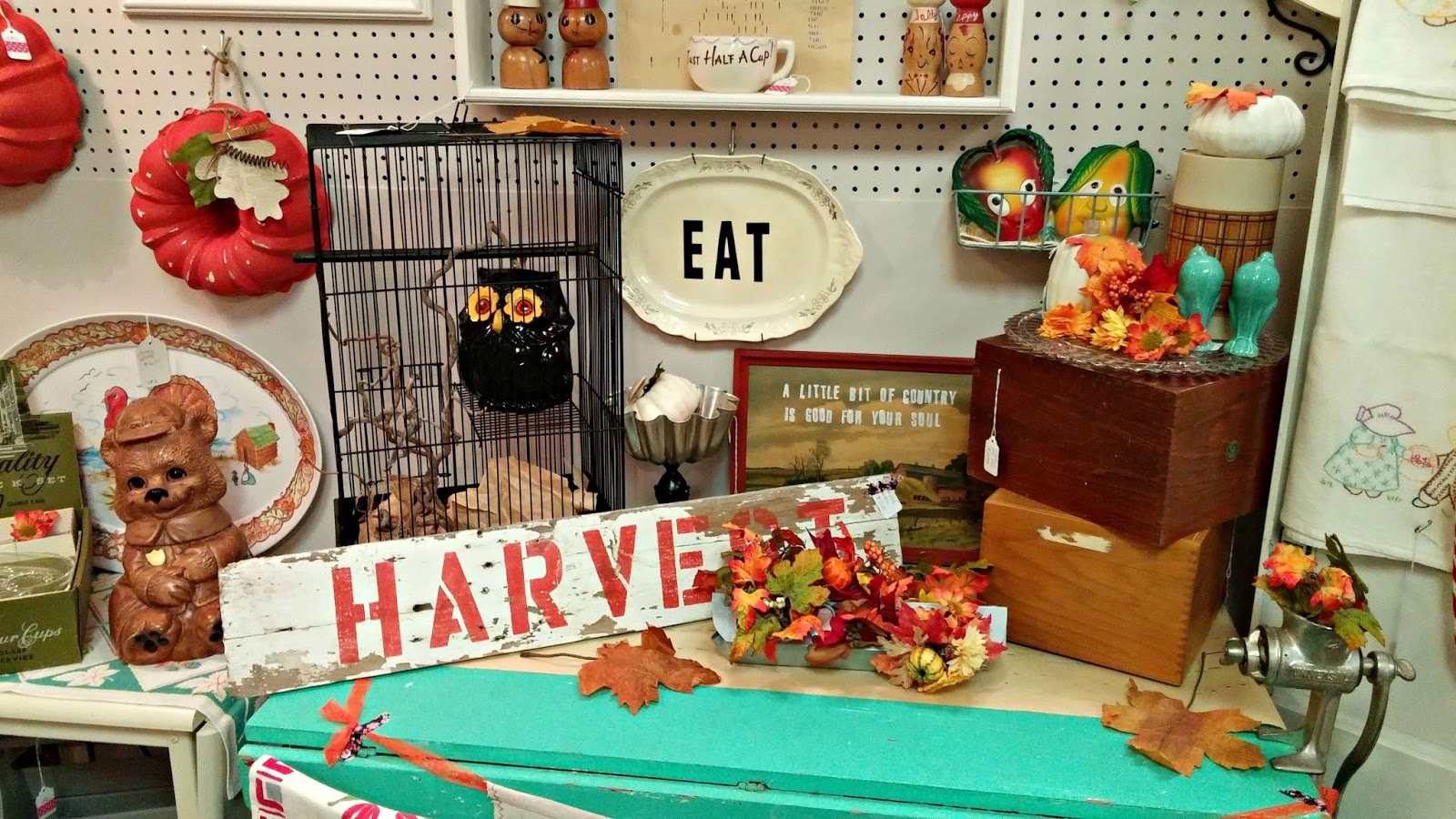 Fall Themed Antique Booth Update - Little Vintage Cottage