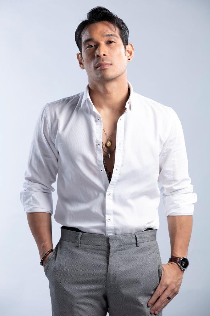 PANCHO MAGNO GETS TO DISPLAY HIS HUNKY PHYSIQUE IN MANY SCENES IN ...