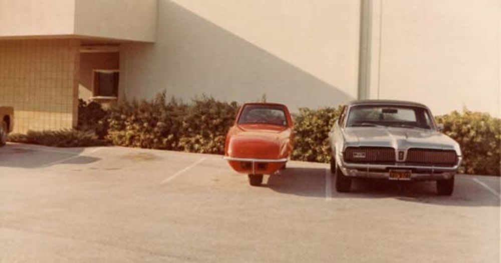 Historical Photos of the Bizarre Two-Wheeled, Self-Balancing 1967 Gyro ...