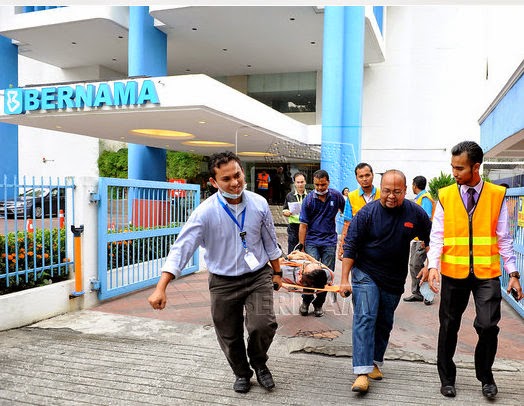 Bernamaians...: Latihan Kebakaran di Wisma Bernama