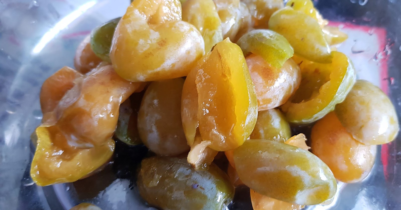 Blogul lui Cătă: Prajitura cu prune galbene ( fara faina si low carb)