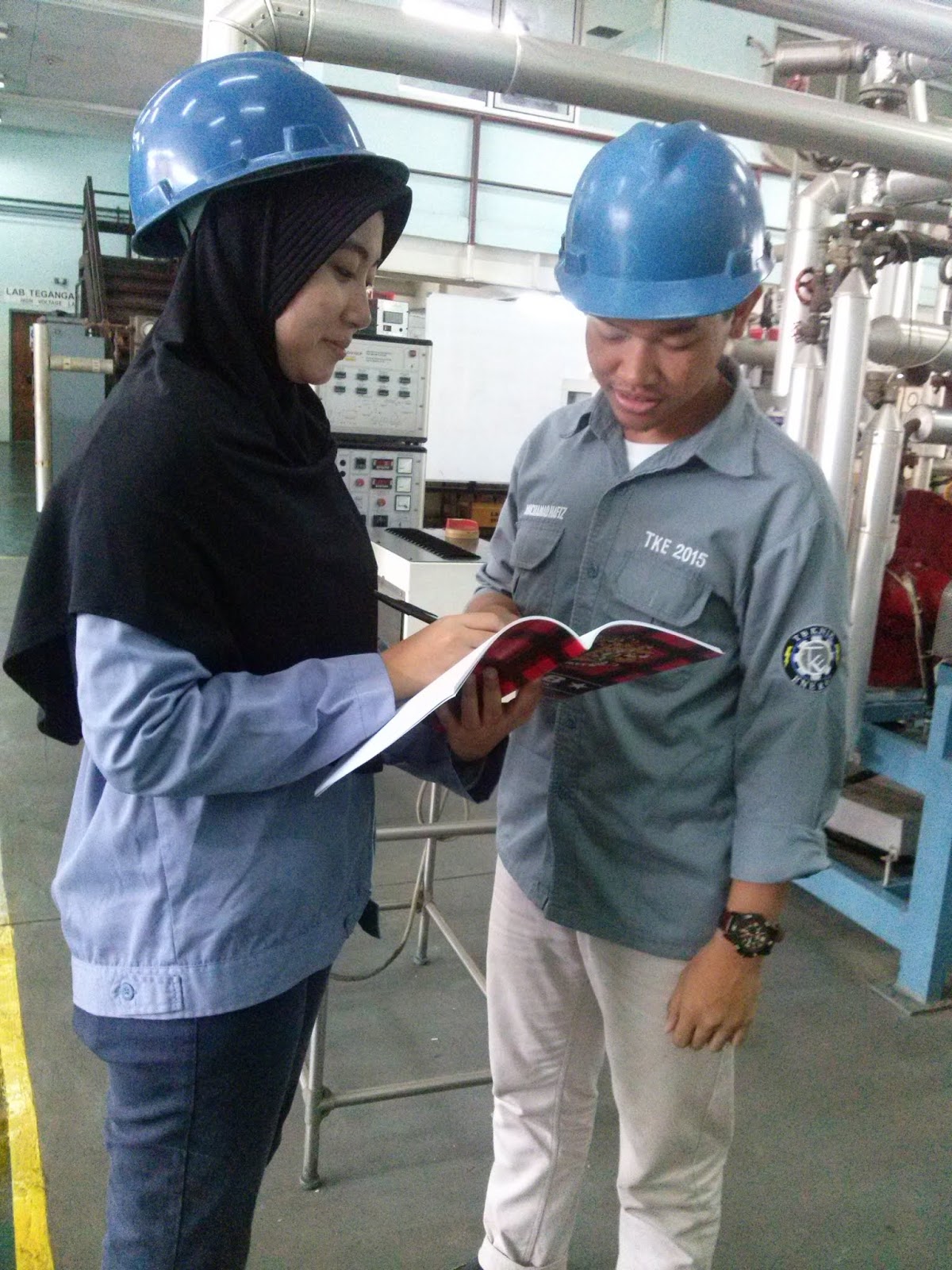 LAB KONVERSI ENERGI PNJ Suasana Praktikum di Laboratorium