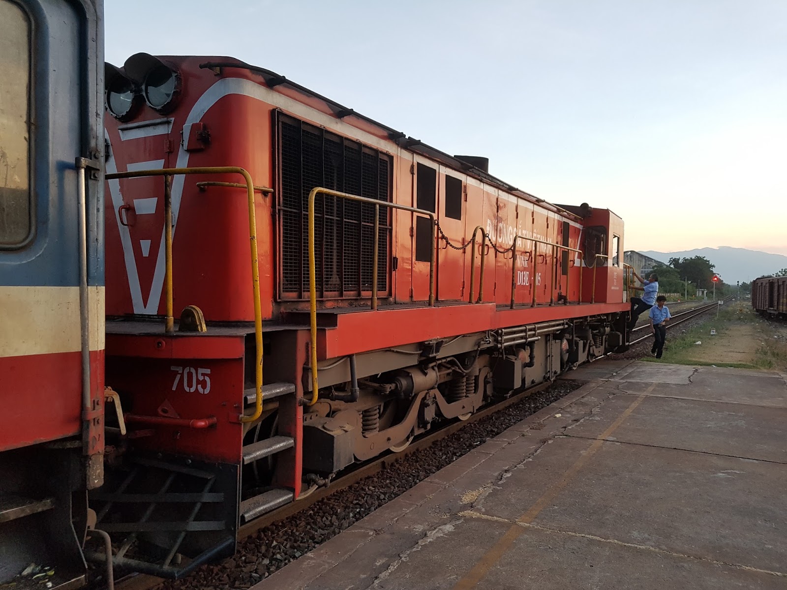 MODEL RAILWAY ADVENTURES: Travelling........